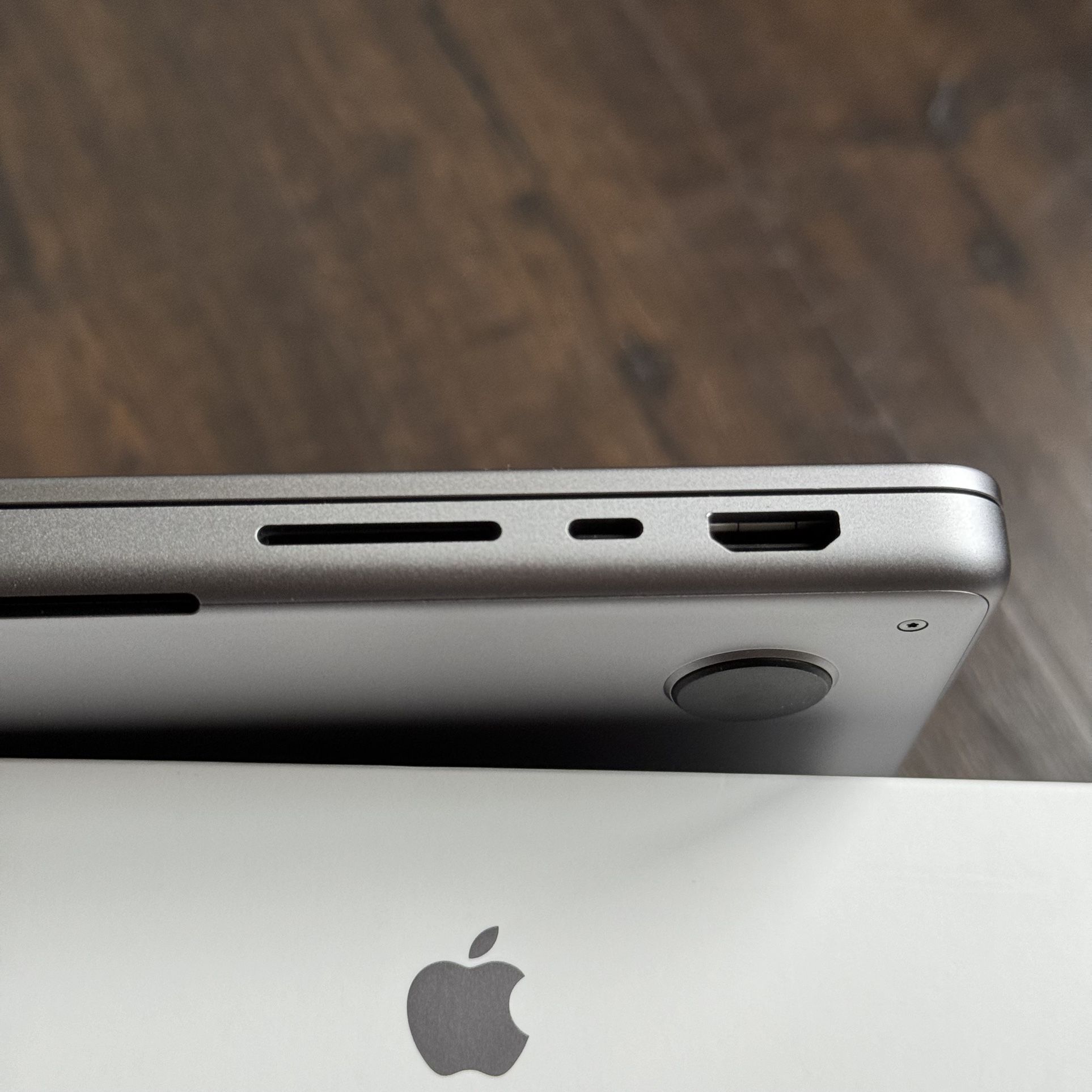 2021 MacBook Pro 14” M1 Pro 16GB RAM 512GB SSD With Box And Charger for Sale in Blandon, PA ...