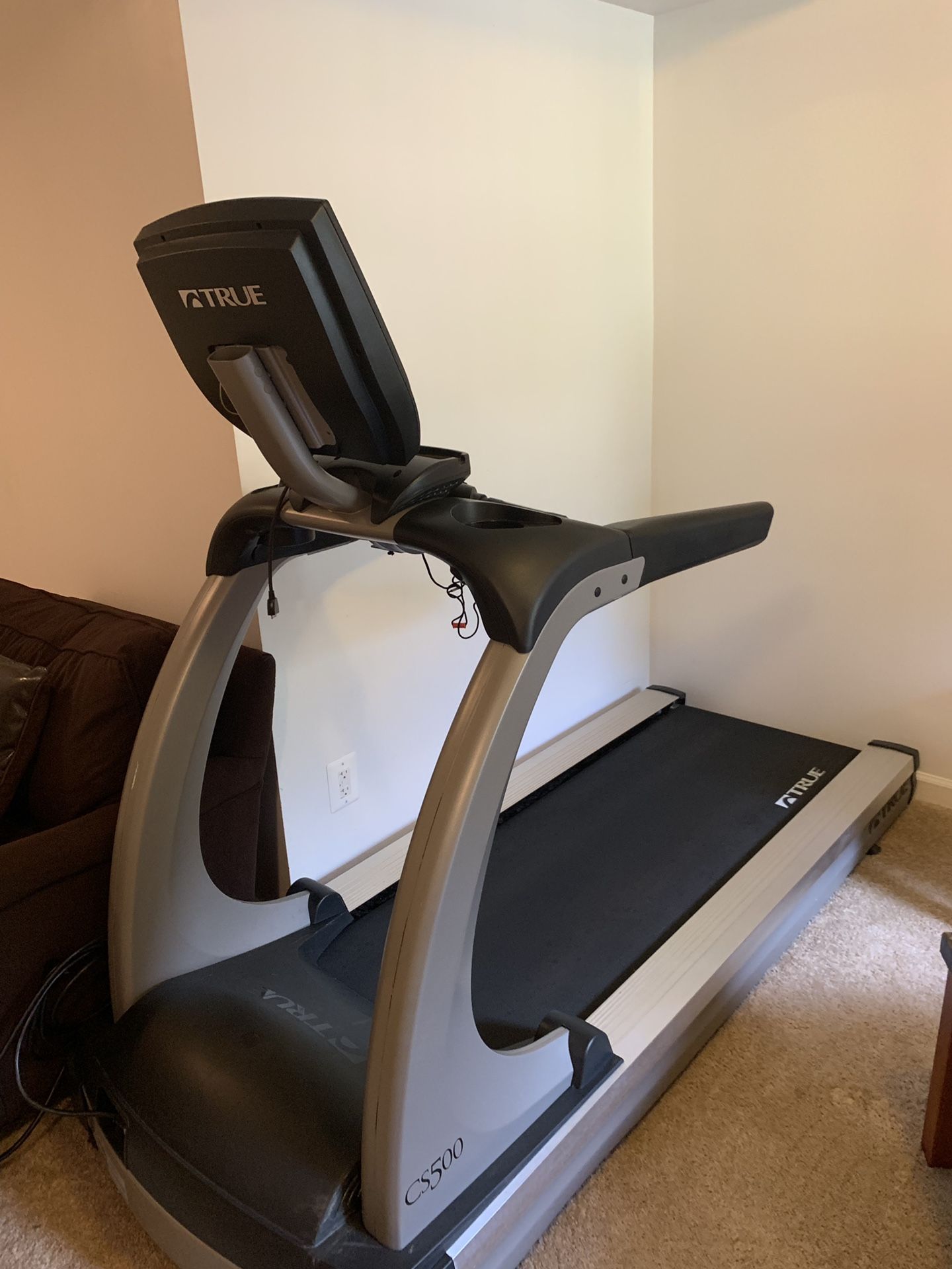 TRUE 500 treadmill for Sale in Dumfries, VA - OfferUp
