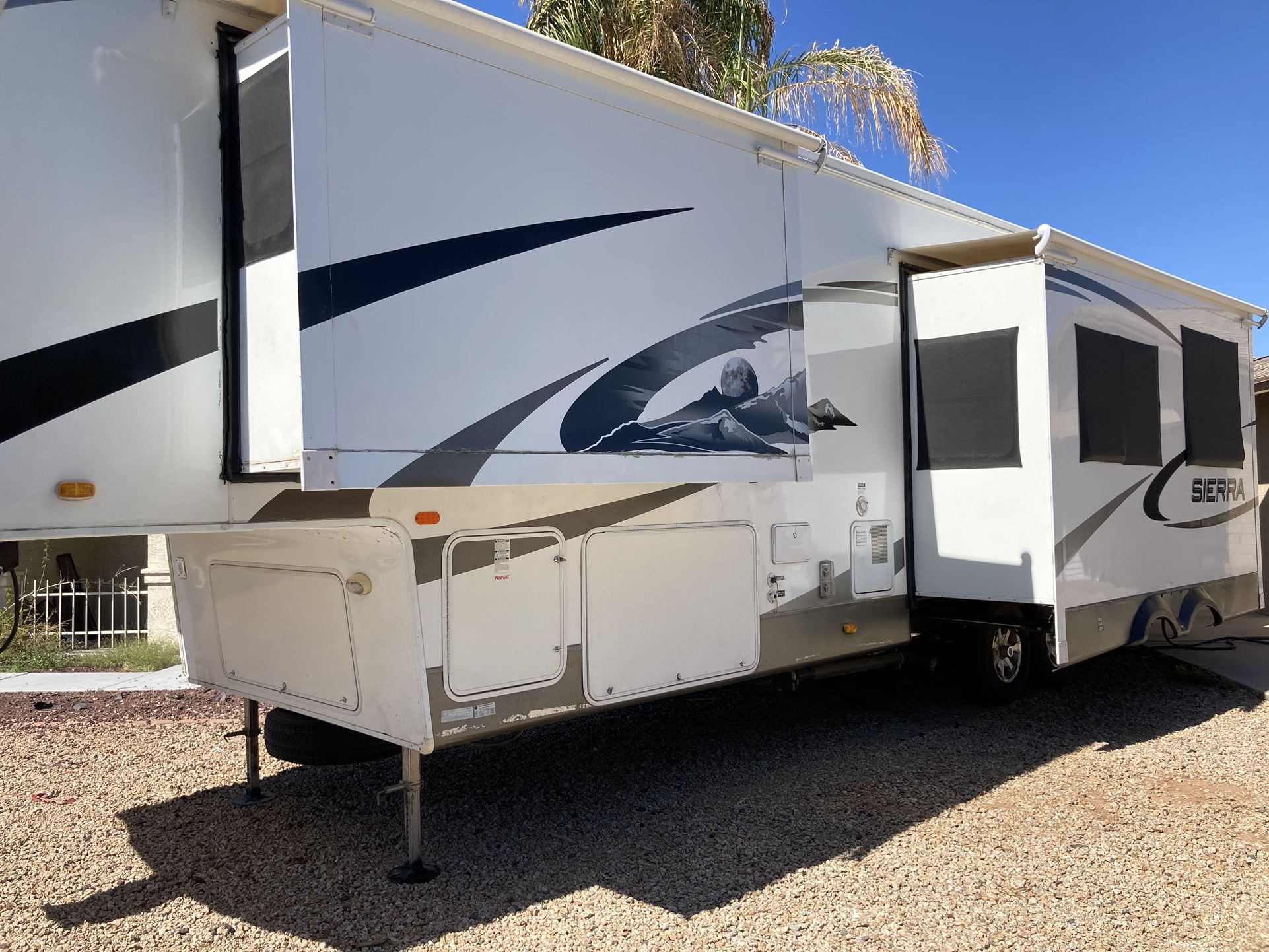 2009 Sierra By Forest River, 34 Foot Fifth Wheel With 3 Slide Outs for ...