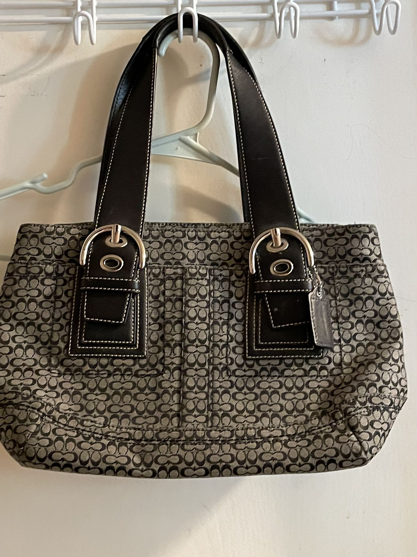 Coach Store Logo