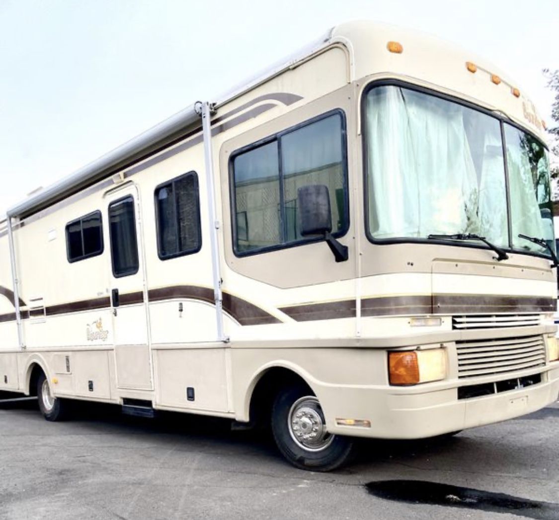 Motorhome RV Fleetwood Bounder 97 for Sale in Miami Gardens, FL - OfferUp
