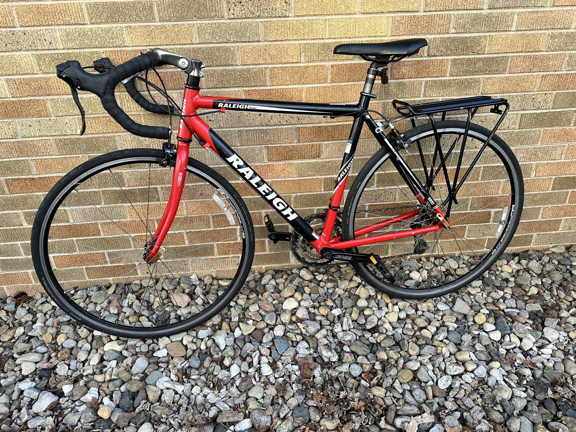 Raleigh Road bike With Touring Rack 56cm (M/L) for Sale in Morton Grove ...