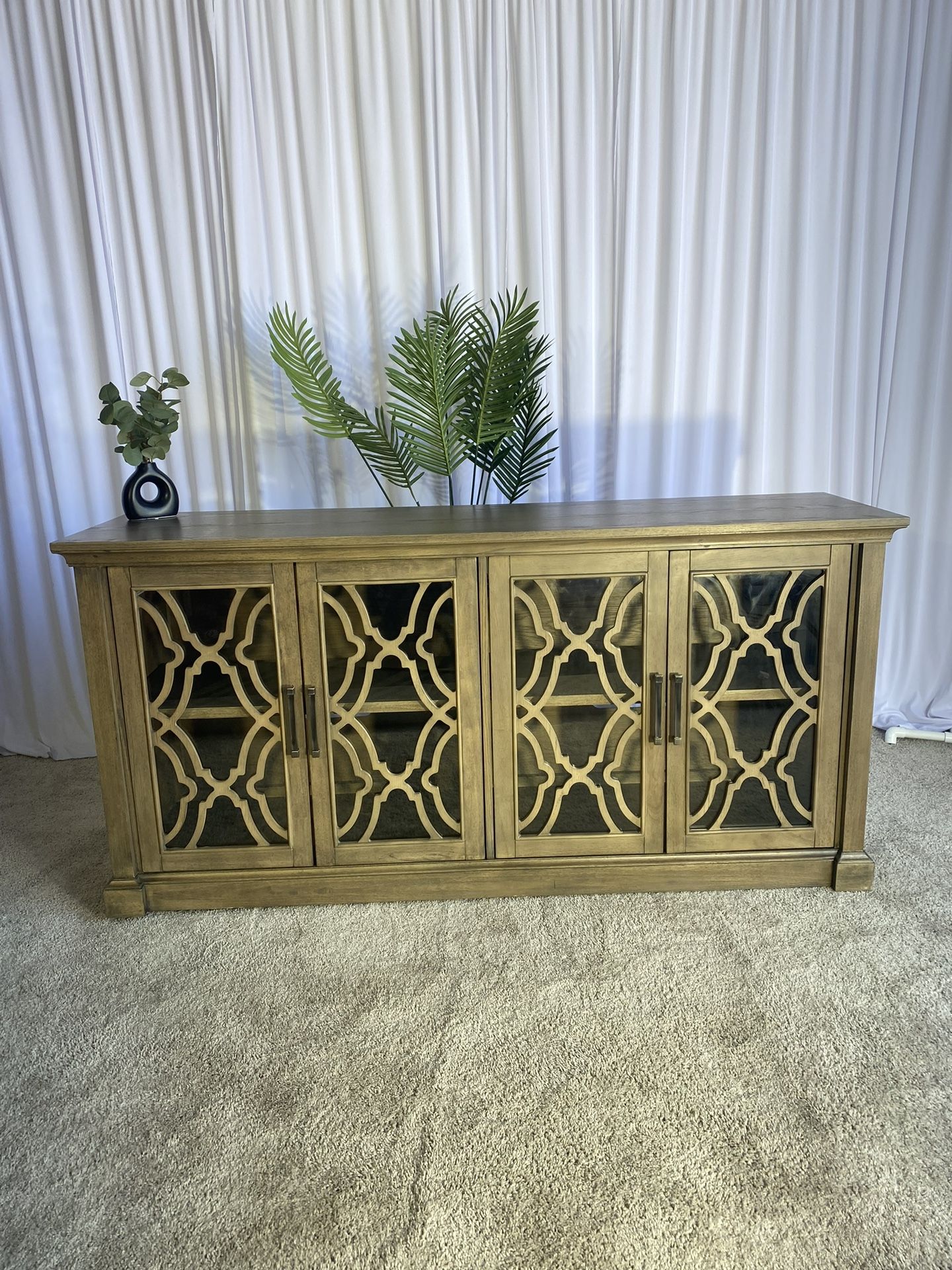 Huntington 70” Accent Console for Sale in Anaheim, CA - OfferUp