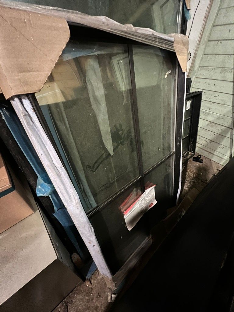 Brand new Milgard Black Picture Windows 33x48 for Sale in Los Angeles ...