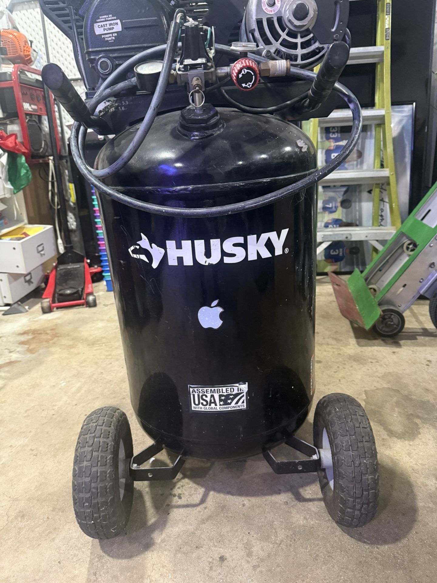 30g Husky Air Compressor for Sale in Montclair, CA - OfferUp