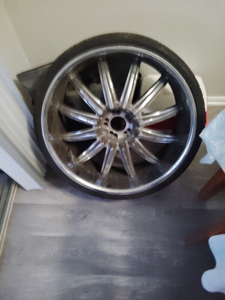 24 Inch Rims Chrome Double Dip for Sale in San Antonio, TX - OfferUp