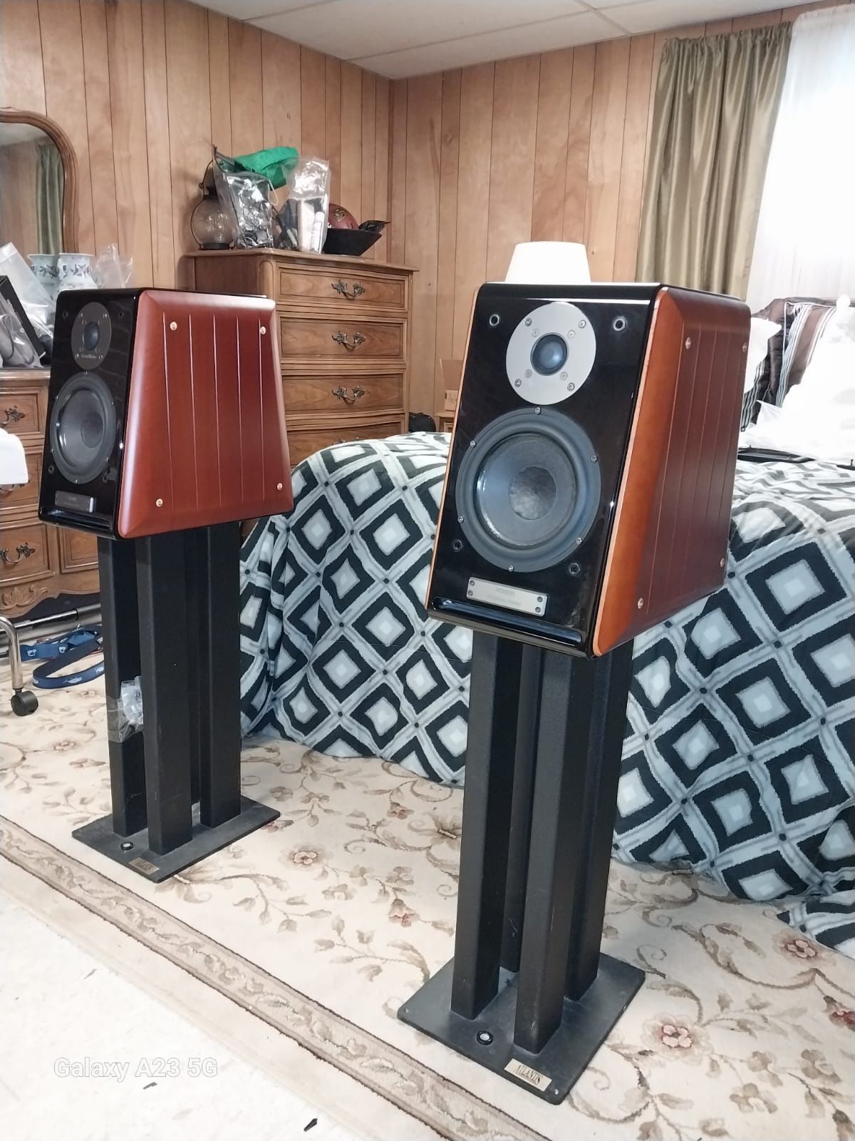 Usher B-718 Beryllium Bookshelf Monitor Speakers + Atlantis Metal ...