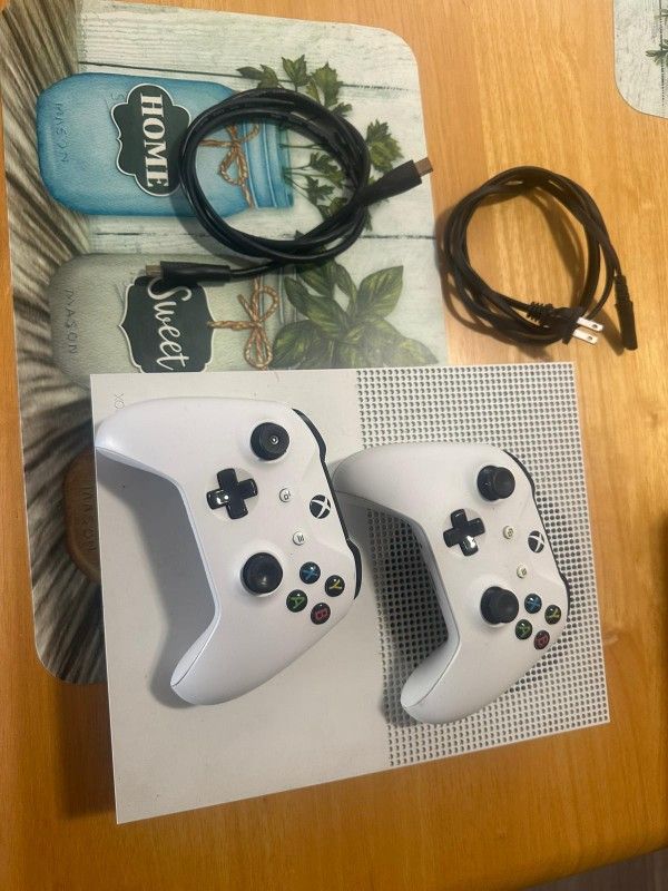 Xbox One S 1TB in excellent condition for Sale in Raleigh, NC - OfferUp