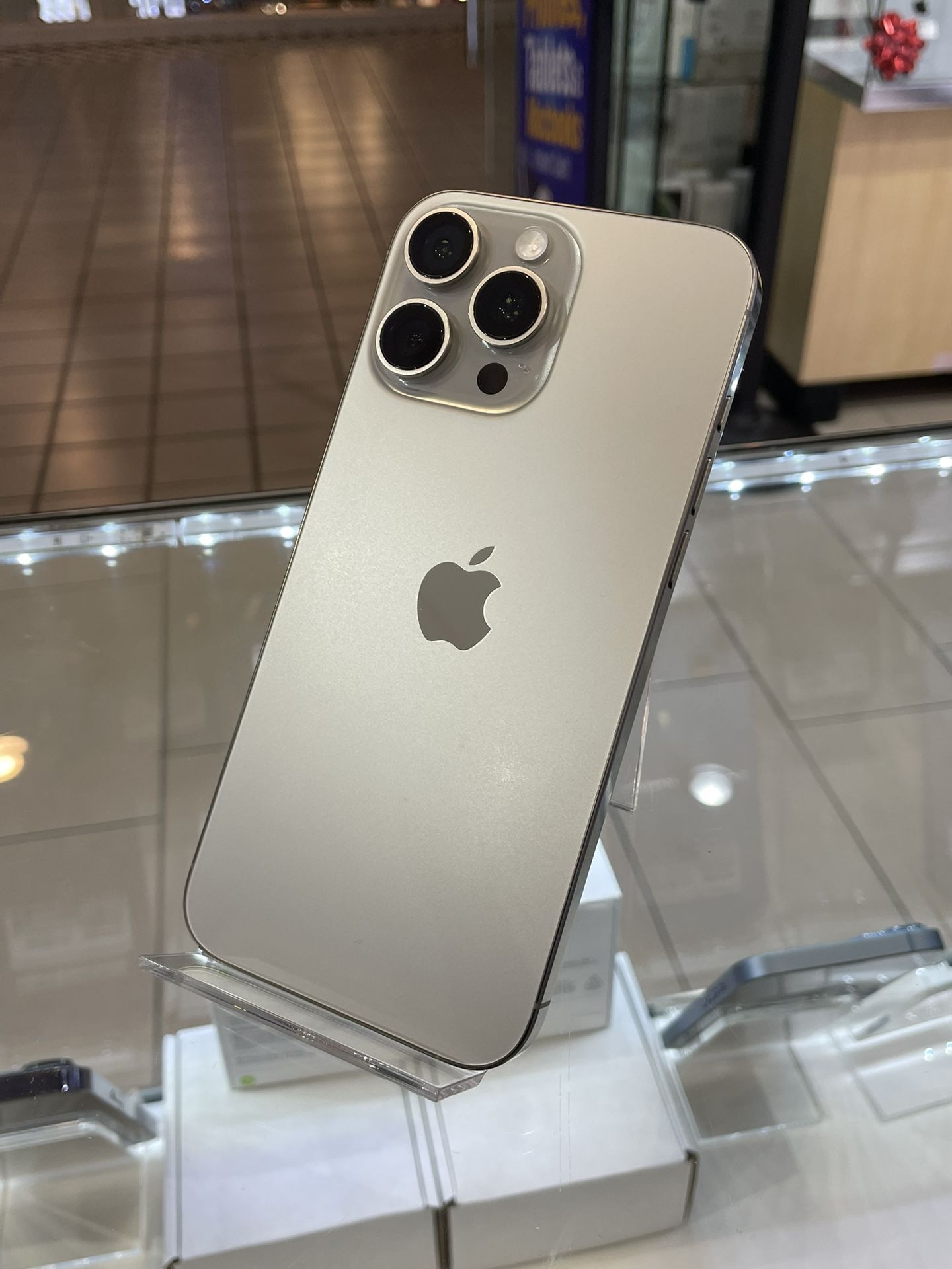 iPhone 16 Pro Max 256gb Spectrum for Sale in Santa Ana, CA - OfferUp