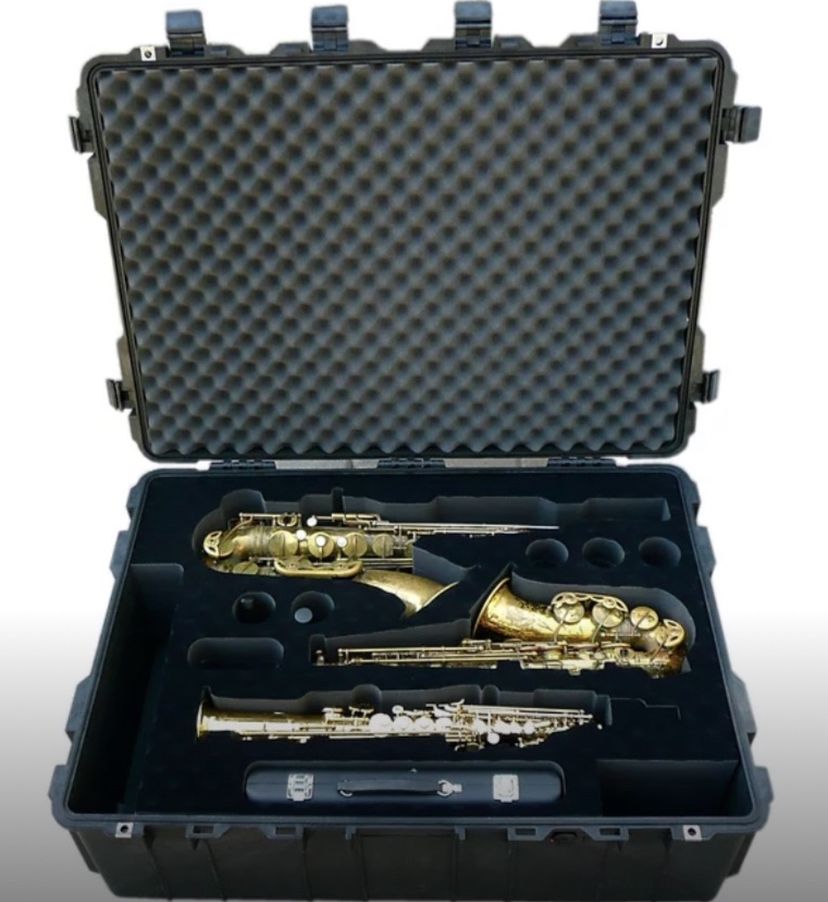 Battle Case Triple Saxophone Case for Sale in Miami, FL - OfferUp