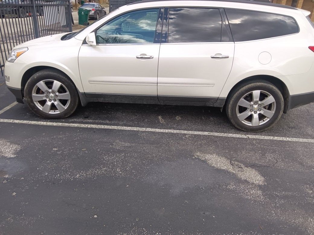 2013 Chevy Traverse Third Row Seat for Sale in Cincinnati, OH - OfferUp