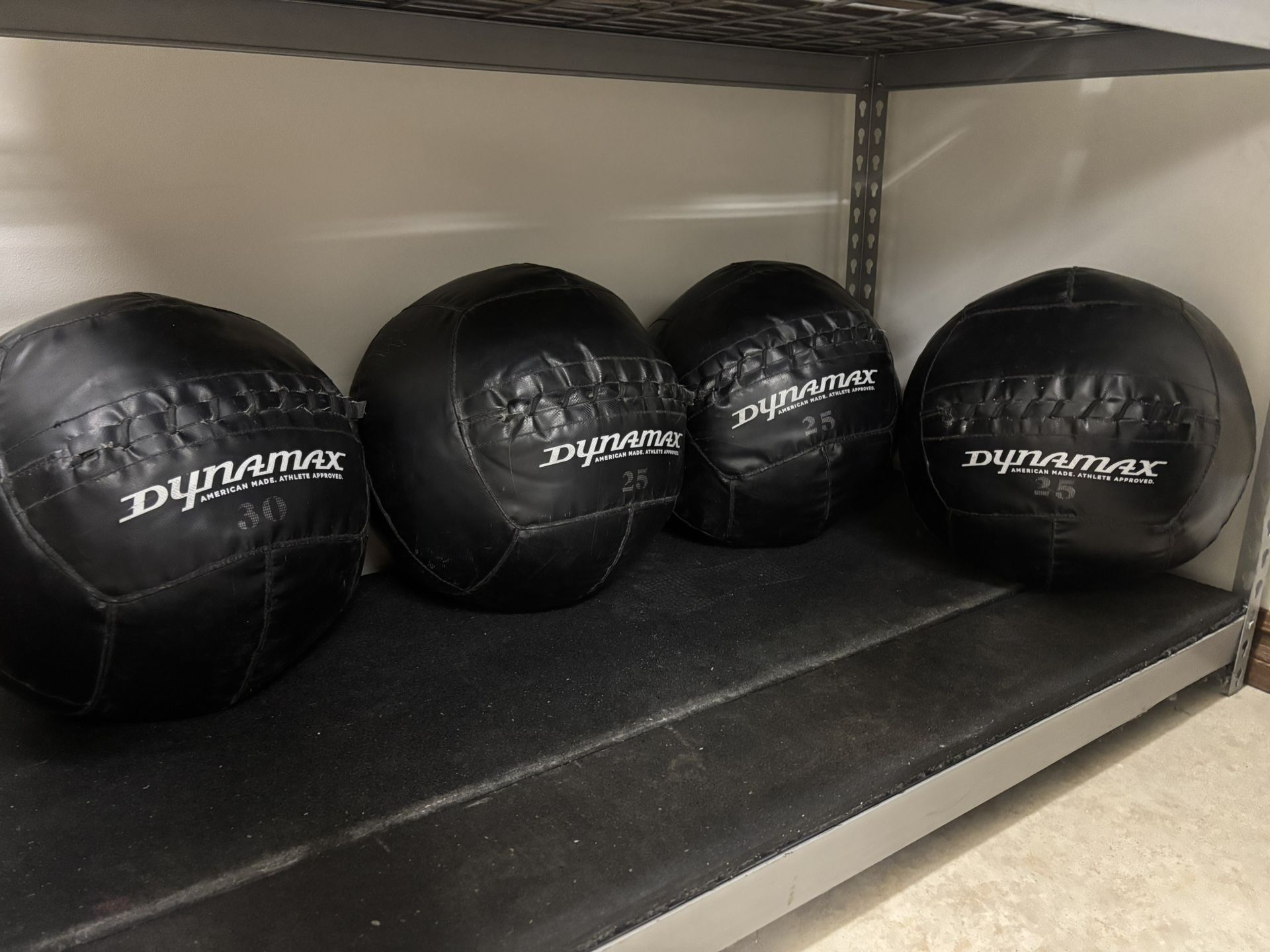 Dynamax Wall Balls 25lb and 30lb for Sale in Calimesa, CA - OfferUp