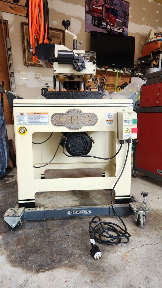 Shop Fox W1739 7" Moulder /Planer for Sale in Bellevue, WA - OfferUp