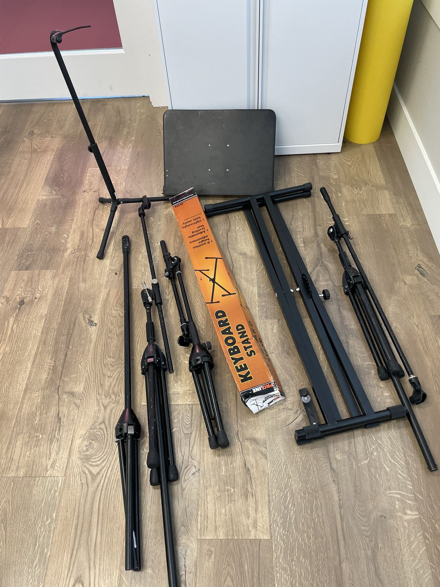 Music Stands, Guitar Stand And Mic Stands keyboard Stands for Sale in ...