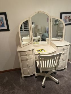 Pottery Barn Lilac Vanity Desk for Sale in San Diego CA OfferUp