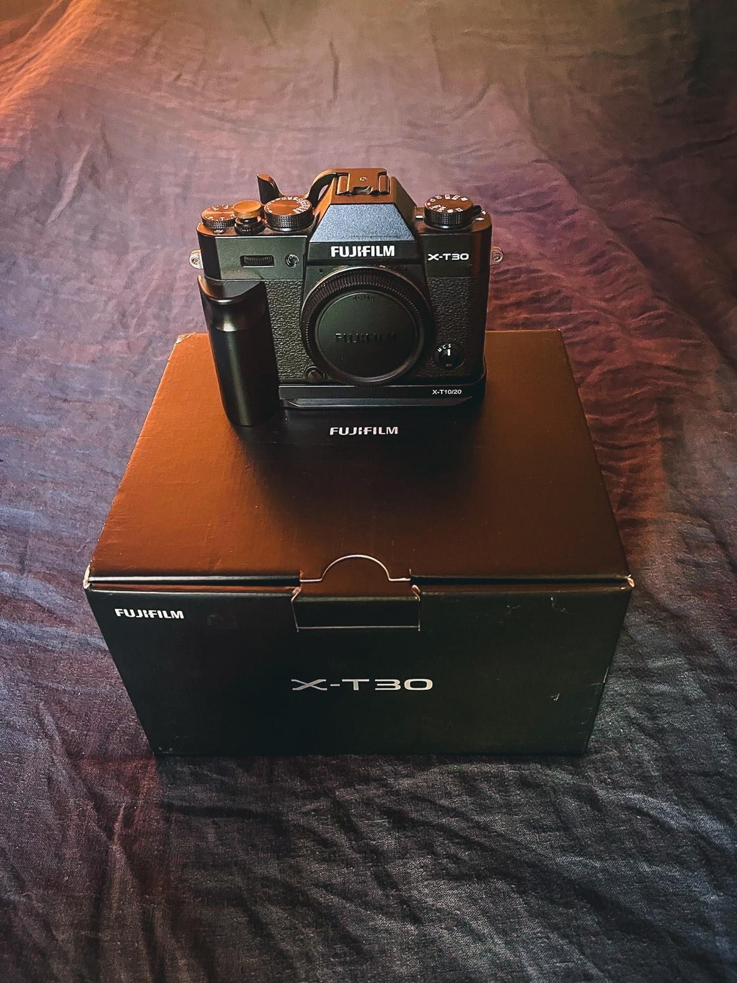 Fuji X-T30 26.1MP Mirrorless Camera : Like New : Two Custom Grips And ...