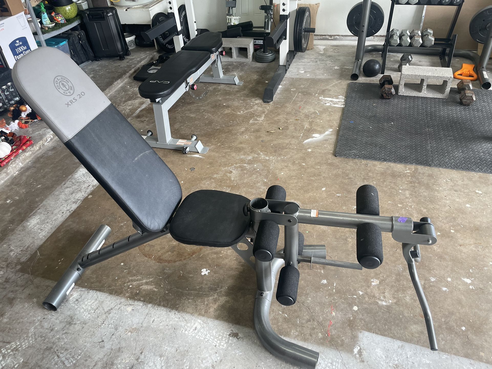 Golds Gym Adjustable Bench Hybrid for Sale in Pasadena, TX - OfferUp