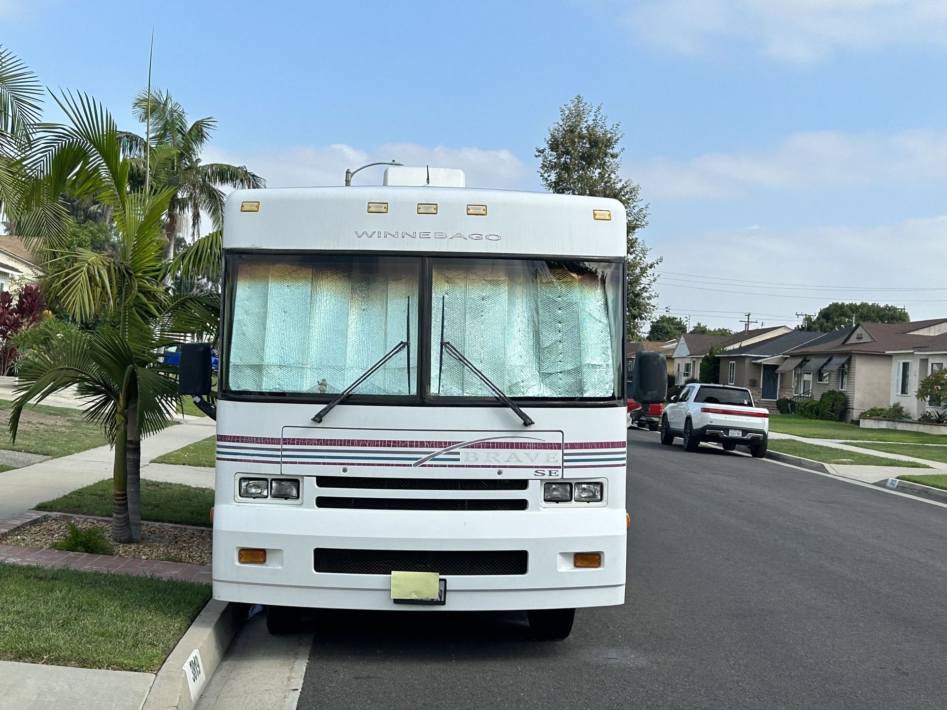 1999 Winnebago / Chevy Chassis 26’ Brave for Sale in Long Beach, CA ...