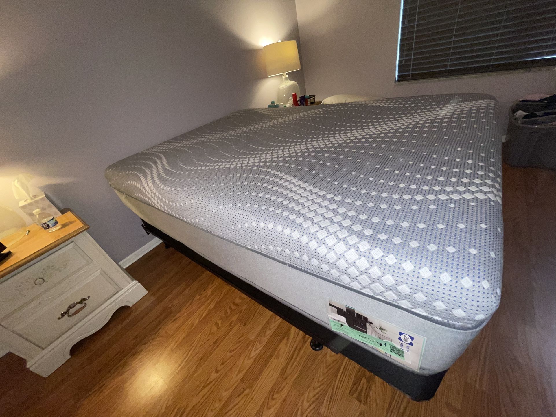 PENDING - PRICE REDUCED!!!! FULL Size Posturepedic Hybrid Norman Medium ...