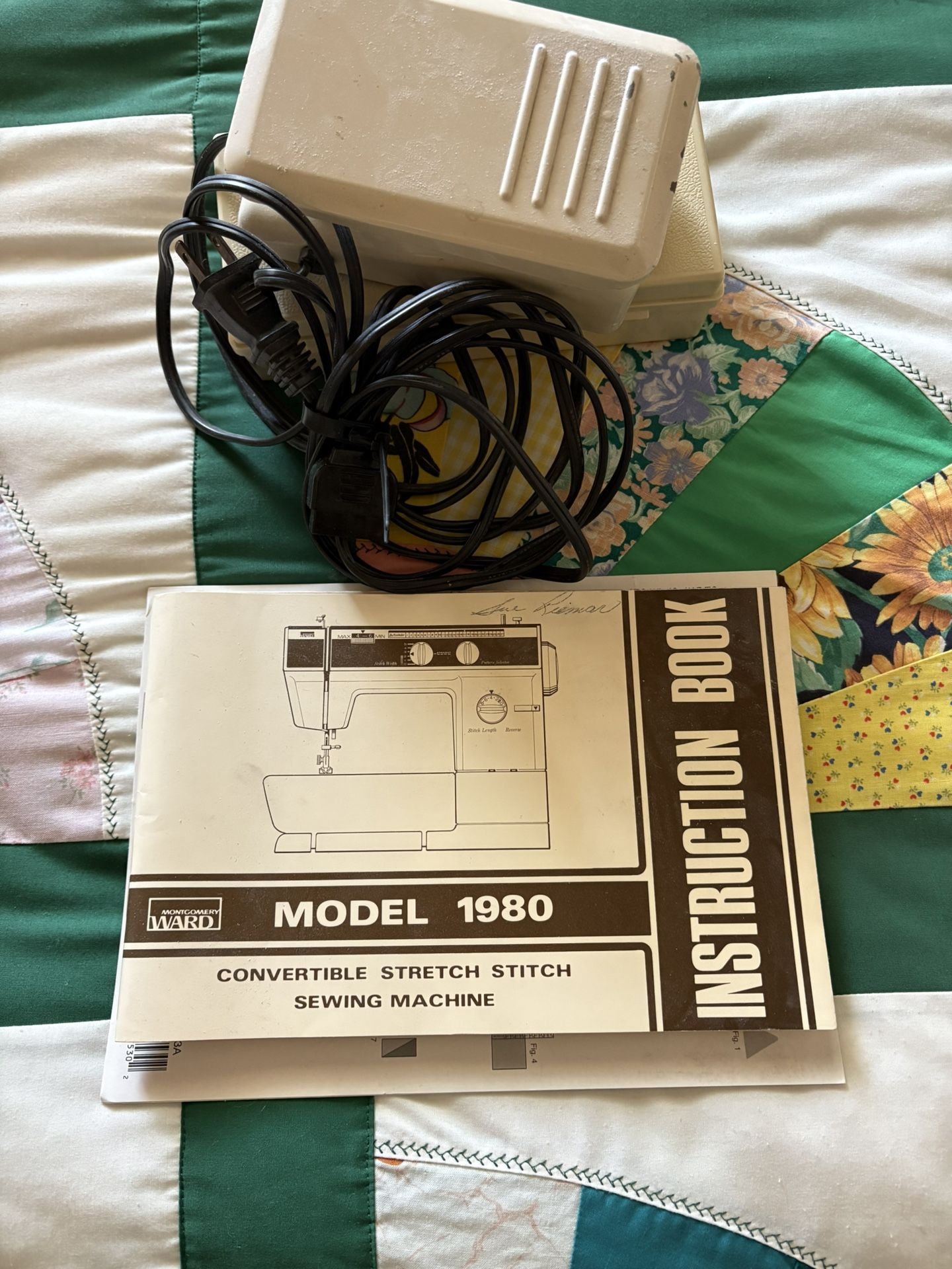 Sewing machine for Sale in Sun City, AZ - OfferUp