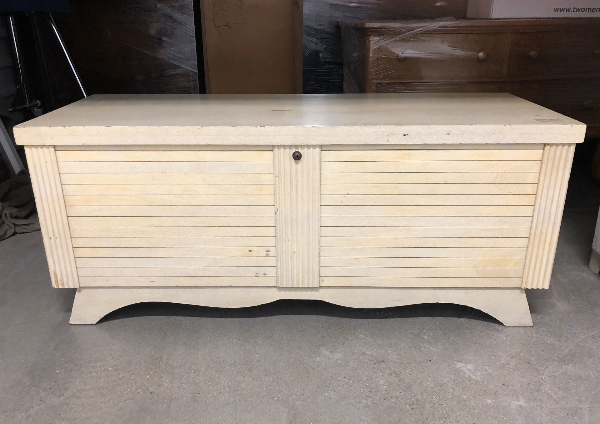 OUTSTANDING Vintage MCM LANE CEDAR CHEST/storage bench-WOW for Sale in ...