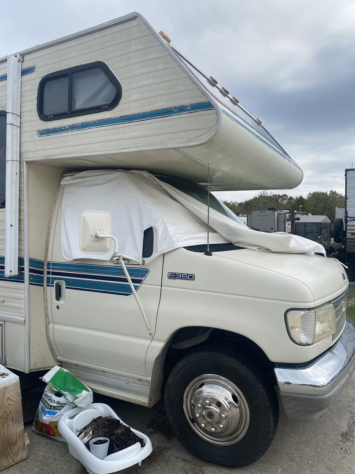 1992 Ford Four Winds RV/Tiny Home for Sale in Arcola, TX - OfferUp