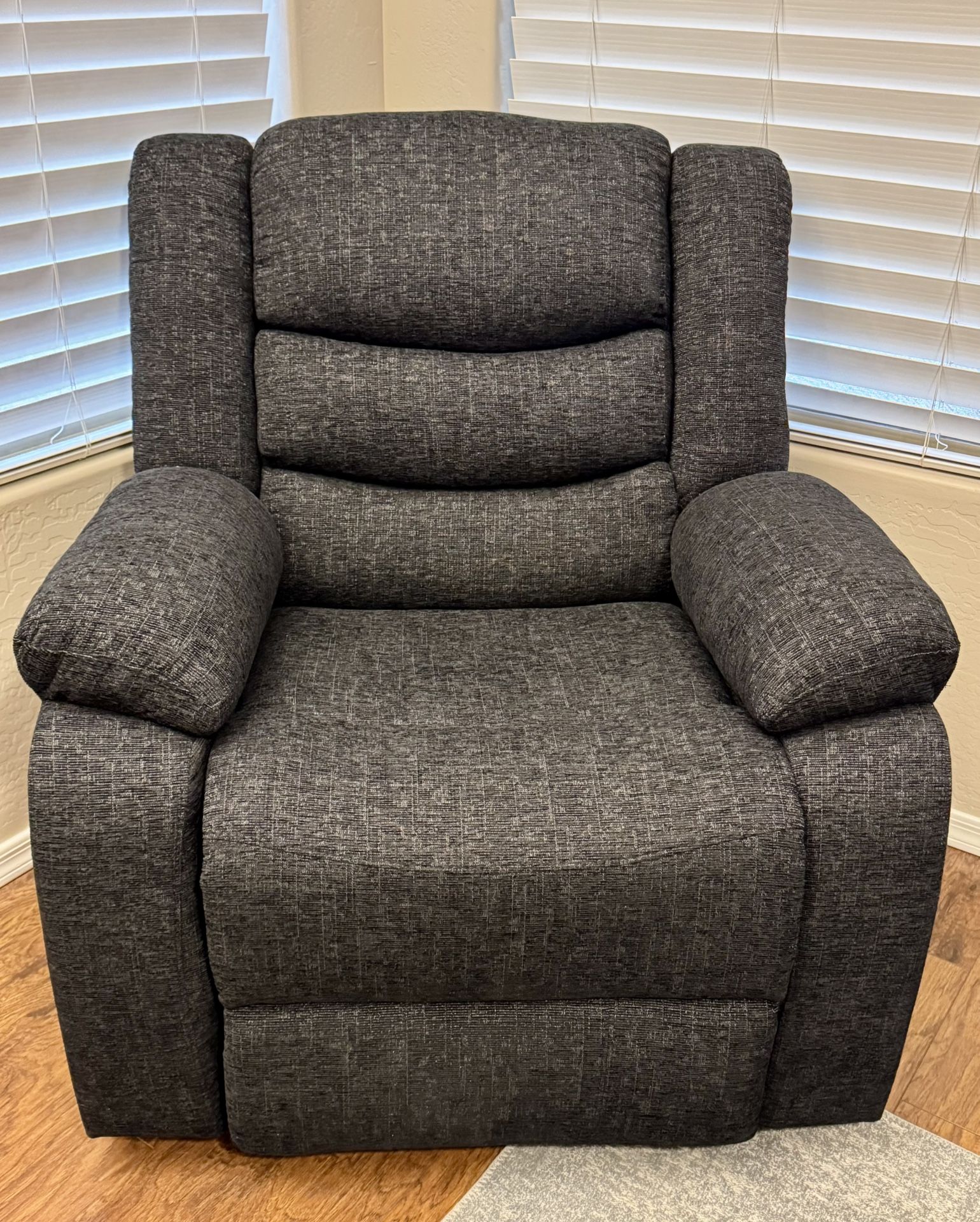 Power Recliner for Sale in Gilbert, AZ - OfferUp