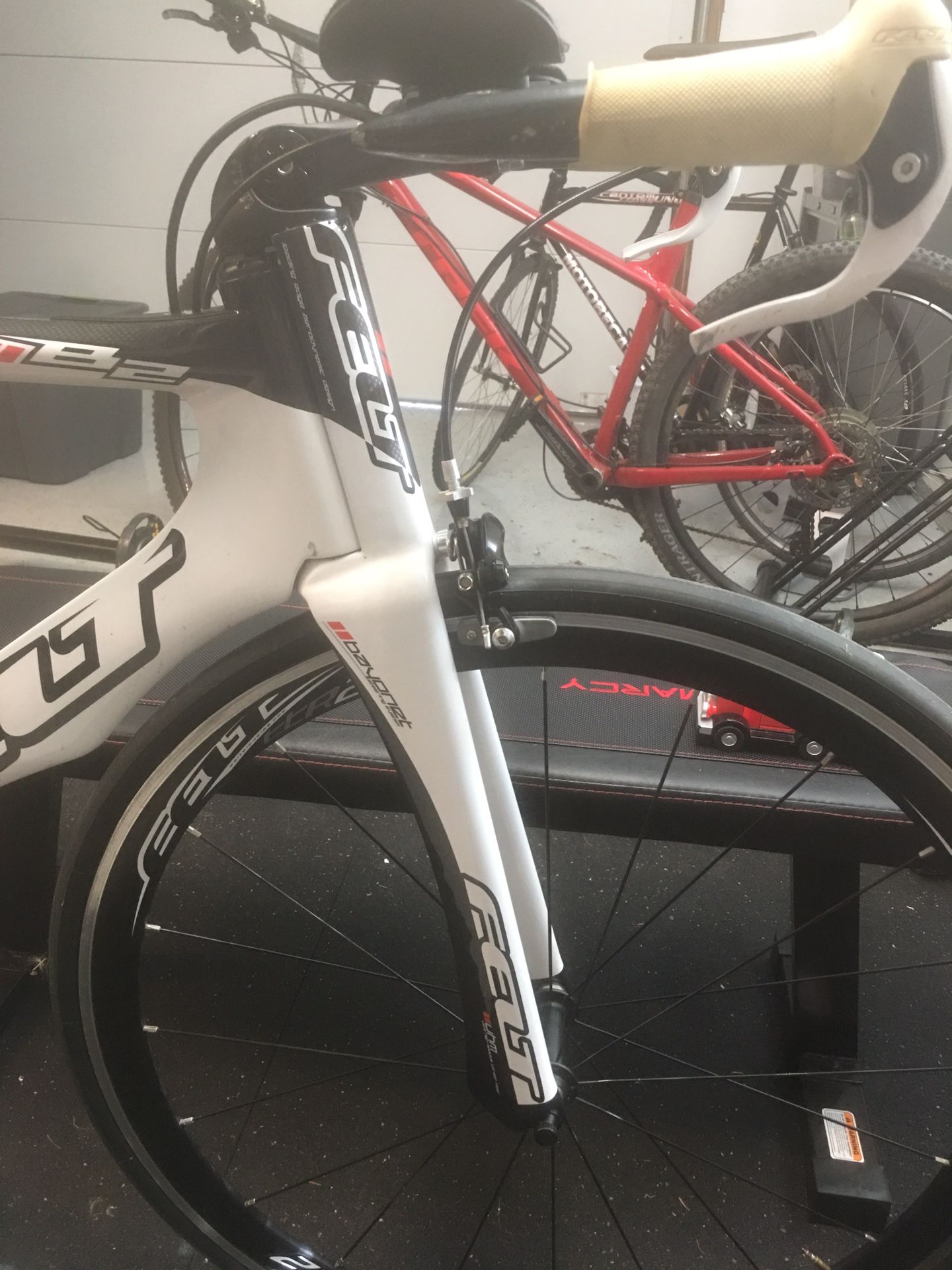 2009 Felt B2 Triathlon Bike w/ Dura Ace 58cm for Sale in Kent, WA - OfferUp