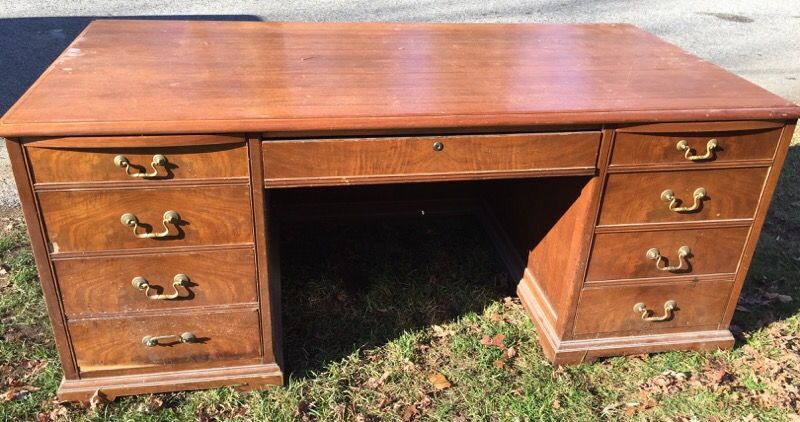 Jasper Furniture Company Vintage Executive Desk for Sale in Providence ...