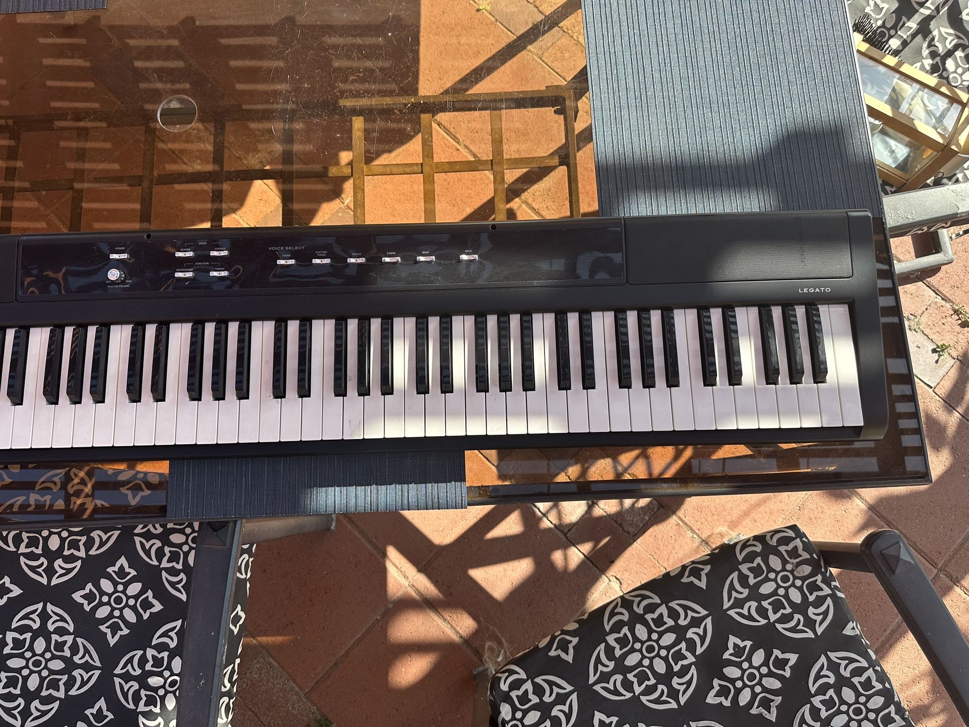 Williams Legato 88 Key Keyboard for Sale in Long Beach, CA - OfferUp