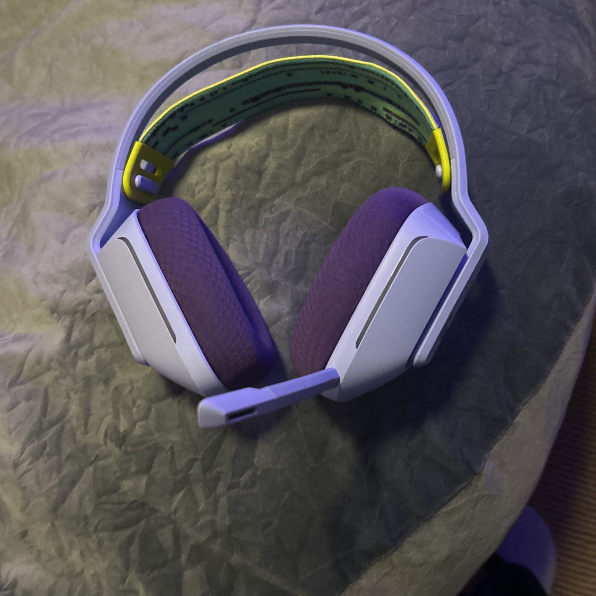 G733 Logitech LED Wireless Gaming Headphones Headset for Sale in ...