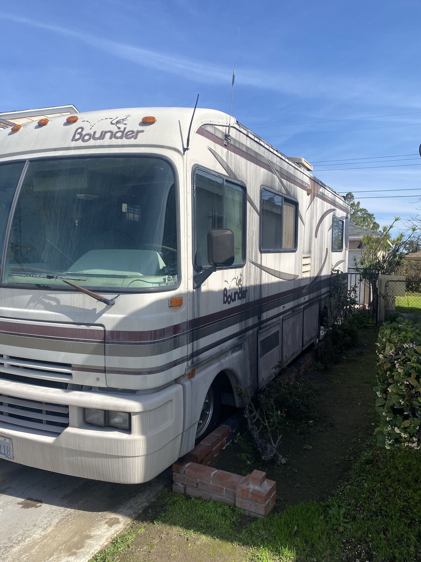 1994 Chevy Fleet wood Bounder for Sale in Crystal City, CA - OfferUp