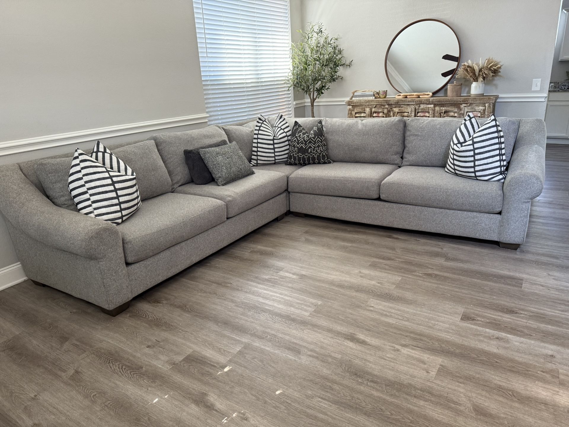 Havertys Sectional Sofa for Sale in Burleson, TX - OfferUp