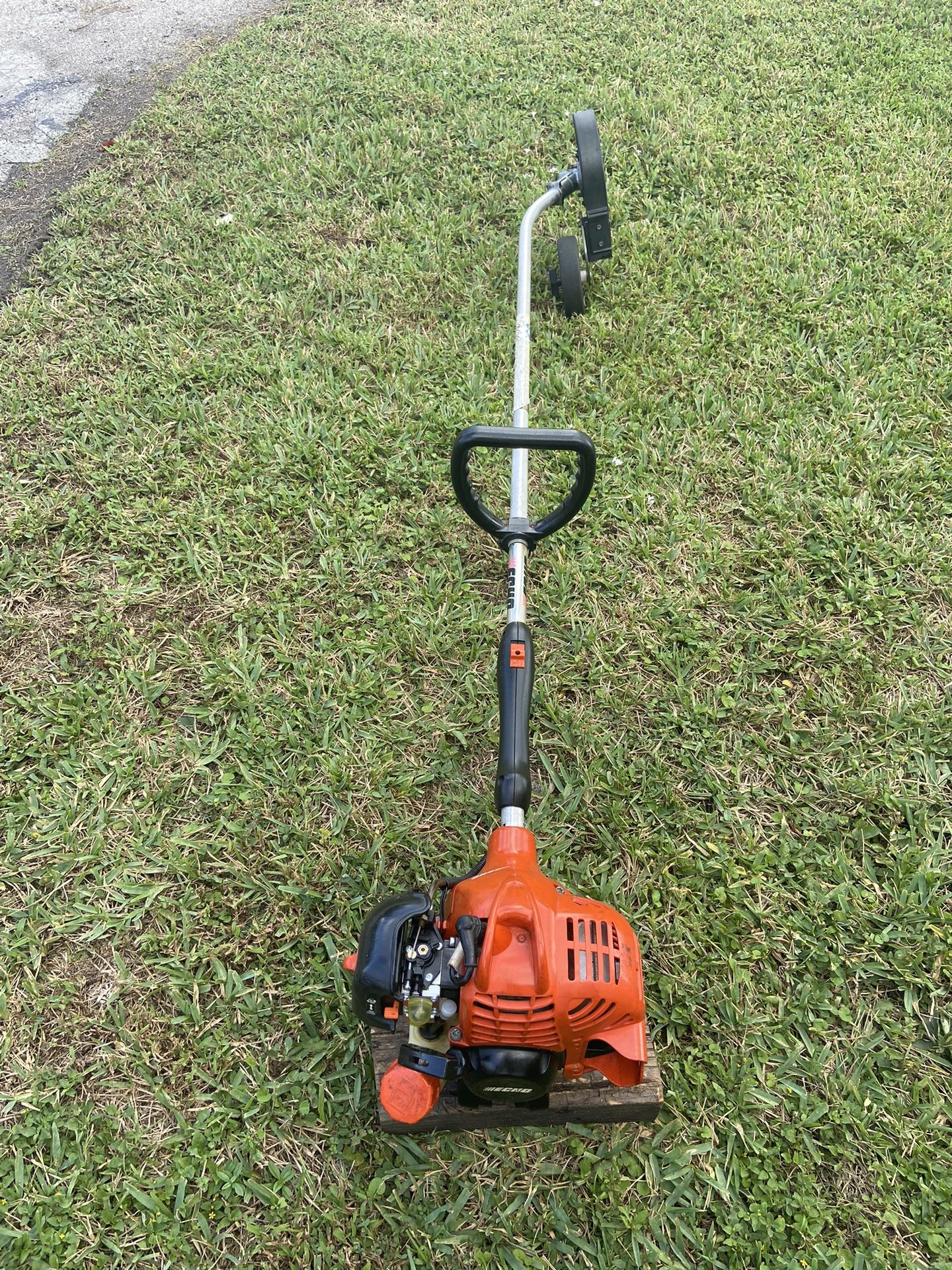 IMMEDIATELY AVAILABLE EDGER ECHO PE-225. Perfectly working condition ...