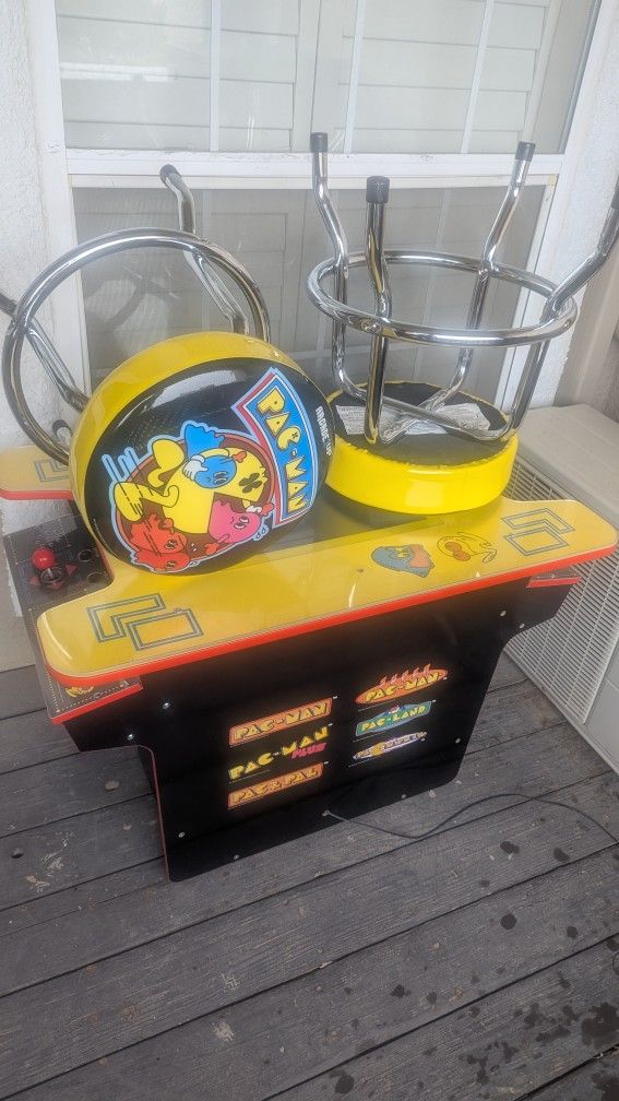 Pac Man Cocktail Table for Sale in El Paso, TX - OfferUp