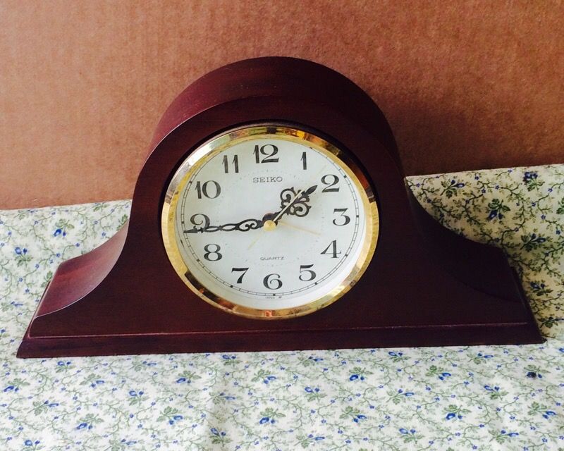 Seiko Quartz Table Clock