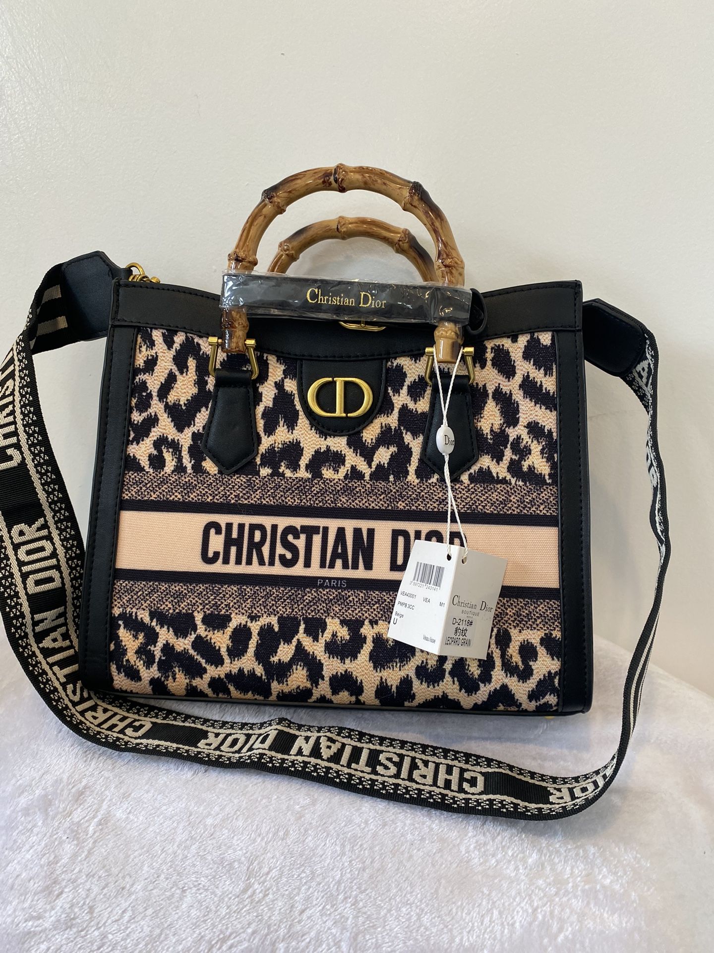 Medium Dior Tote for Sale in Chula Vista, CA - OfferUp