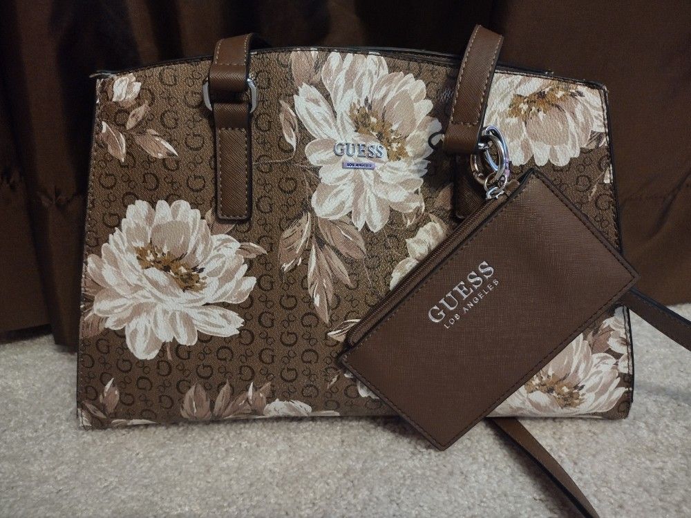GUESS Brand Purse And Wallet for Sale in Puyallup, WA - OfferUp