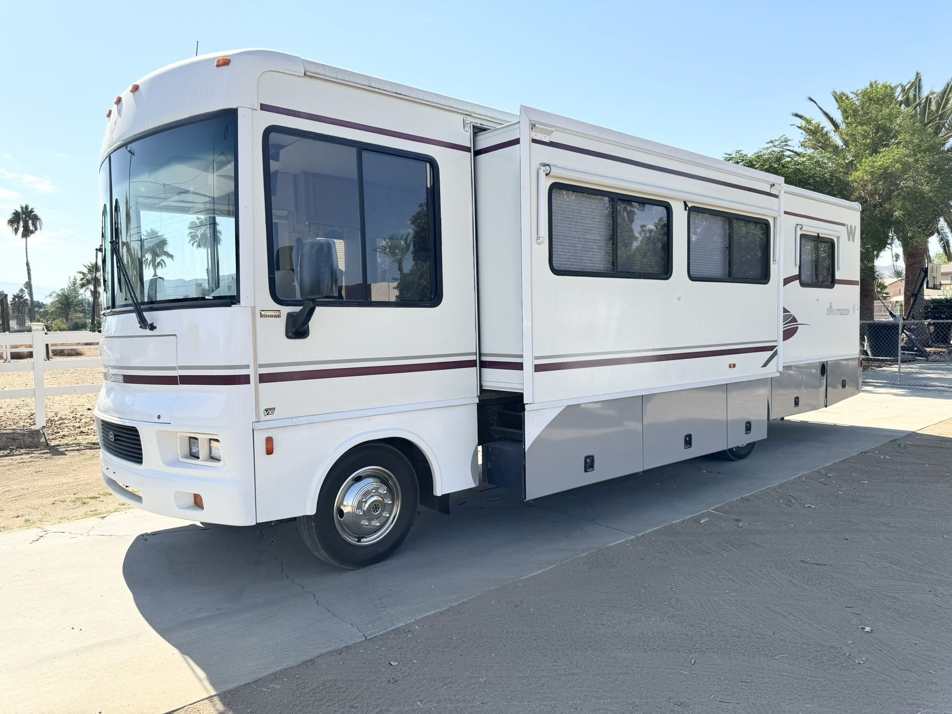 2002 winnebago sightseer ford chassis v10 runs great no mechanical ...