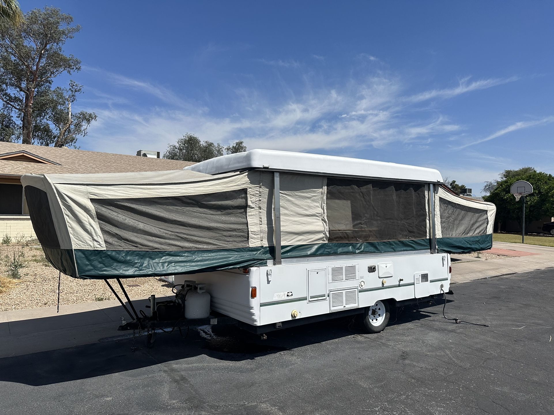 2002 FleetWood Pop Up Camper for Sale in Glendale, AZ - OfferUp