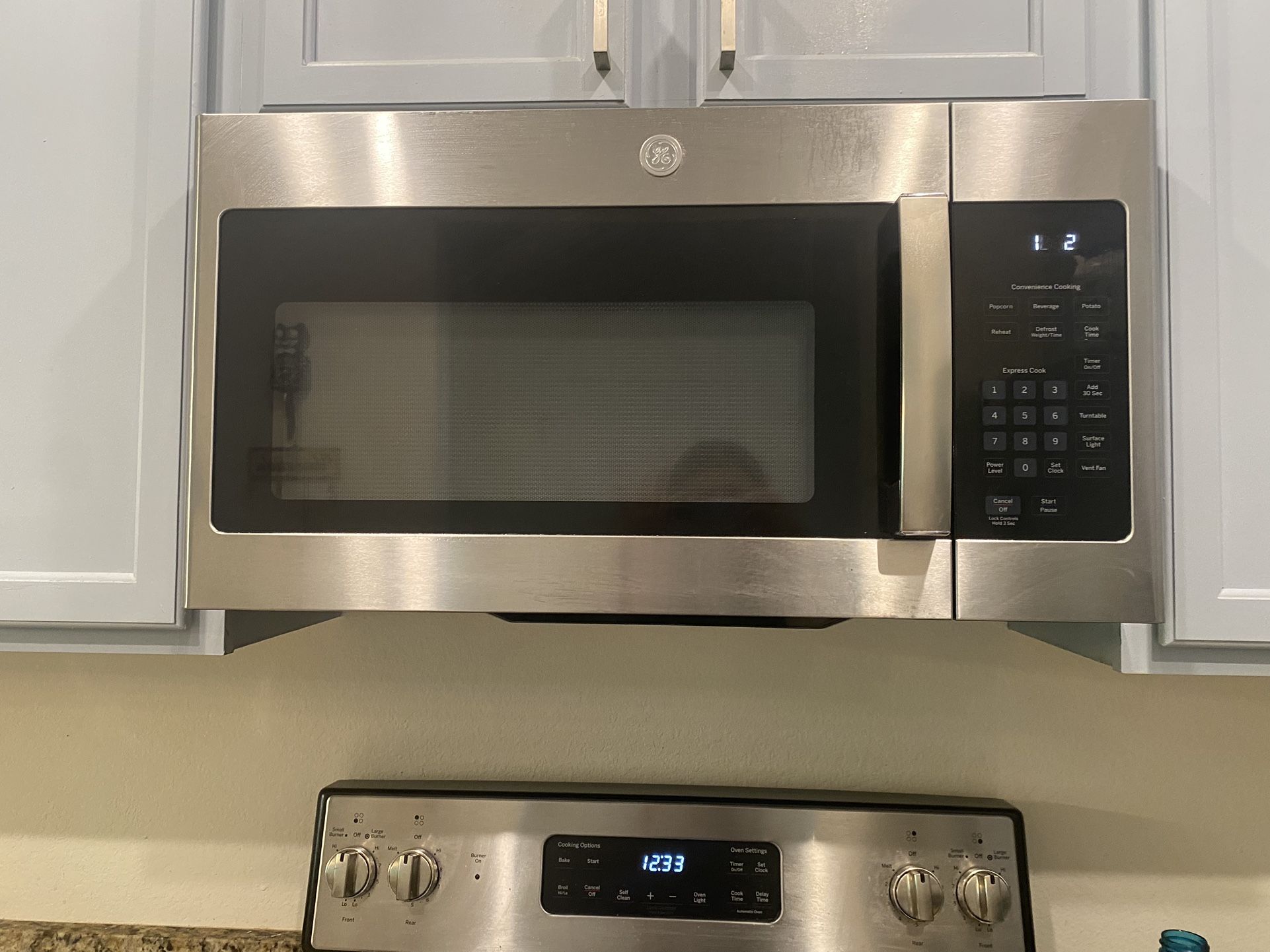 GE over-the-range microwave for Sale in Venice, FL - OfferUp