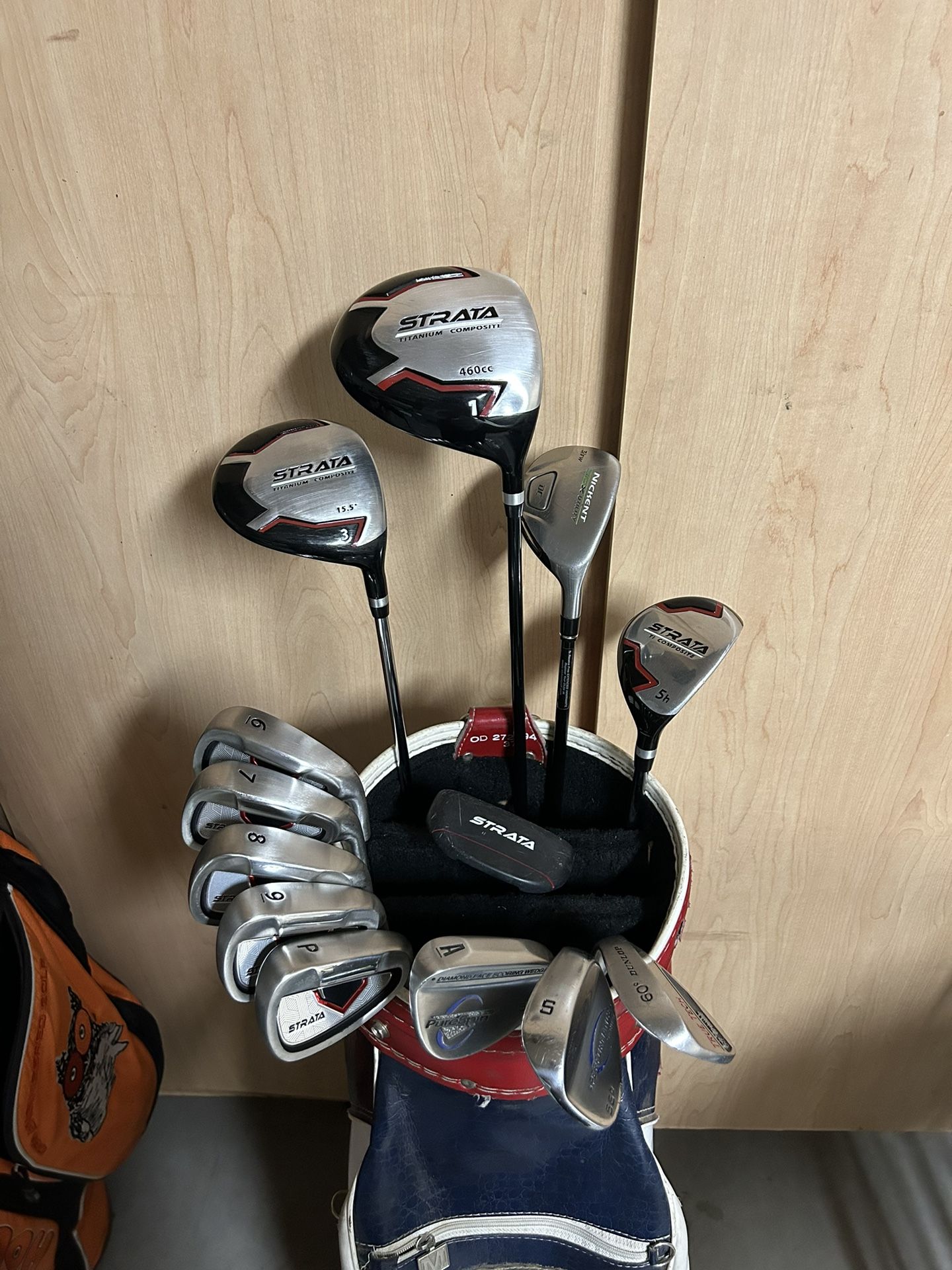 Strata Golf Clubs Set Clubs Only Right Handed Set for Sale in Queen ...