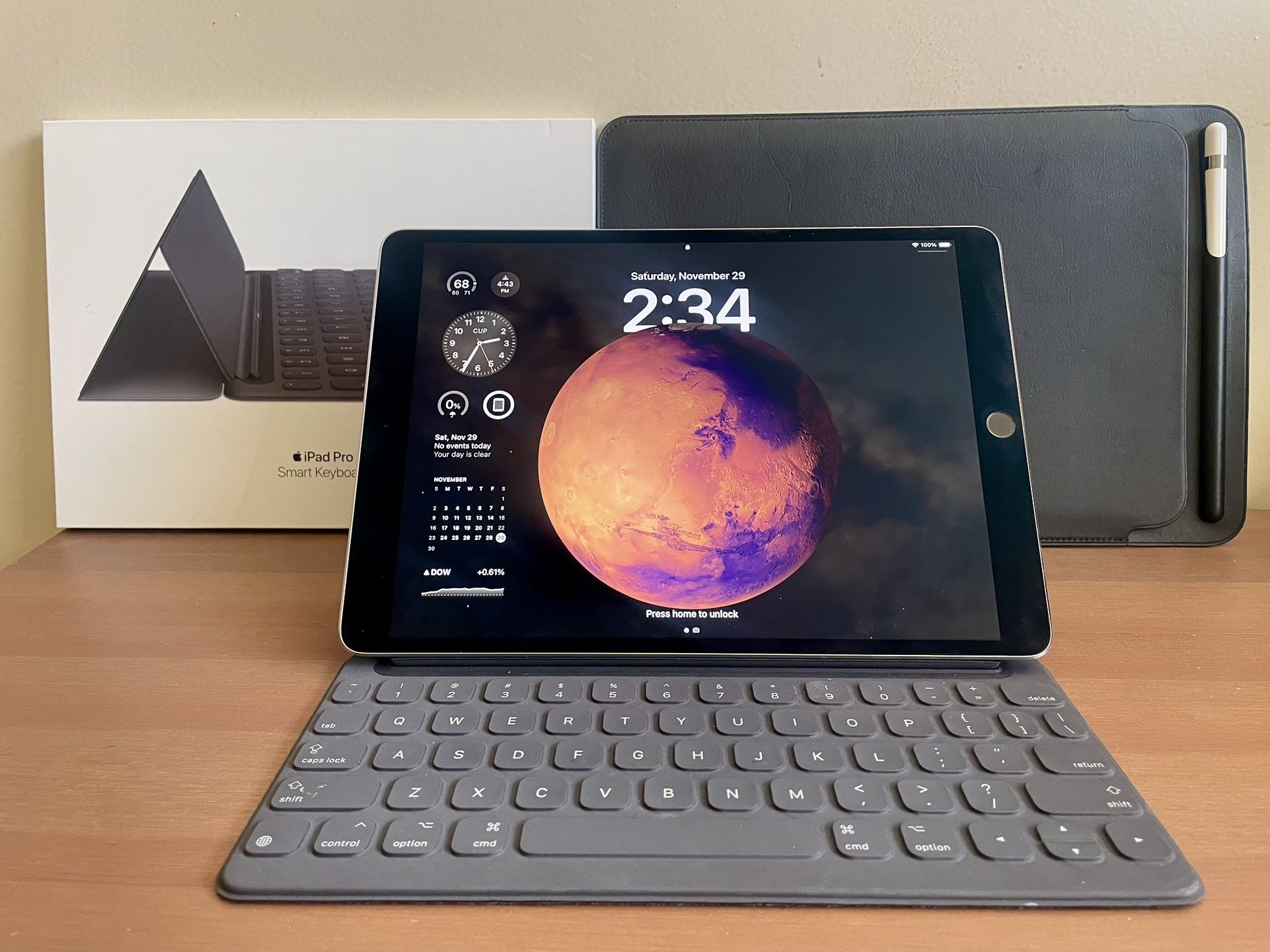 Apple iPad Pro 10.5 64GB bundle with Smart Keyboard Leather Case and ...