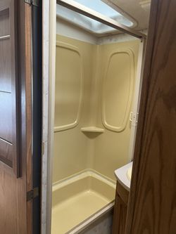 98 Winnabego Brave for Sale in Moreno Valley, CA - OfferUp