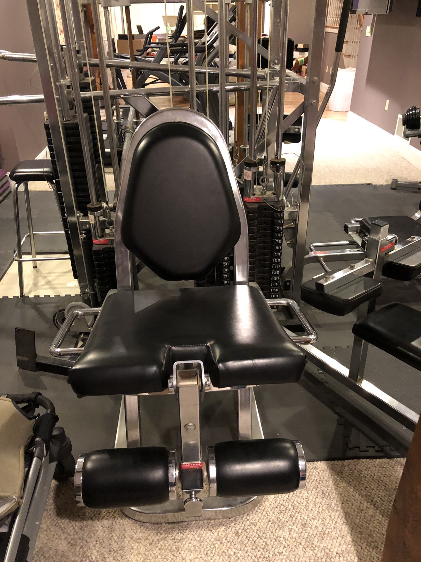 Paramount Sports Trainer Commercial Gym. This is a 7 station commercial ...