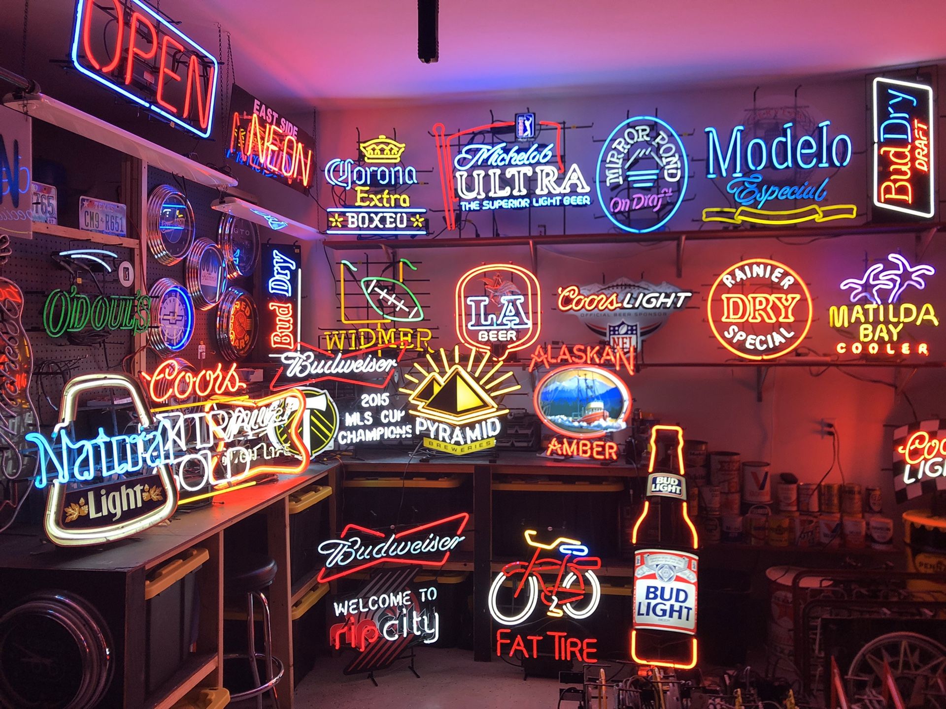 60+ Neon beer signs for sale! for Sale in Gresham, OR - OfferUp