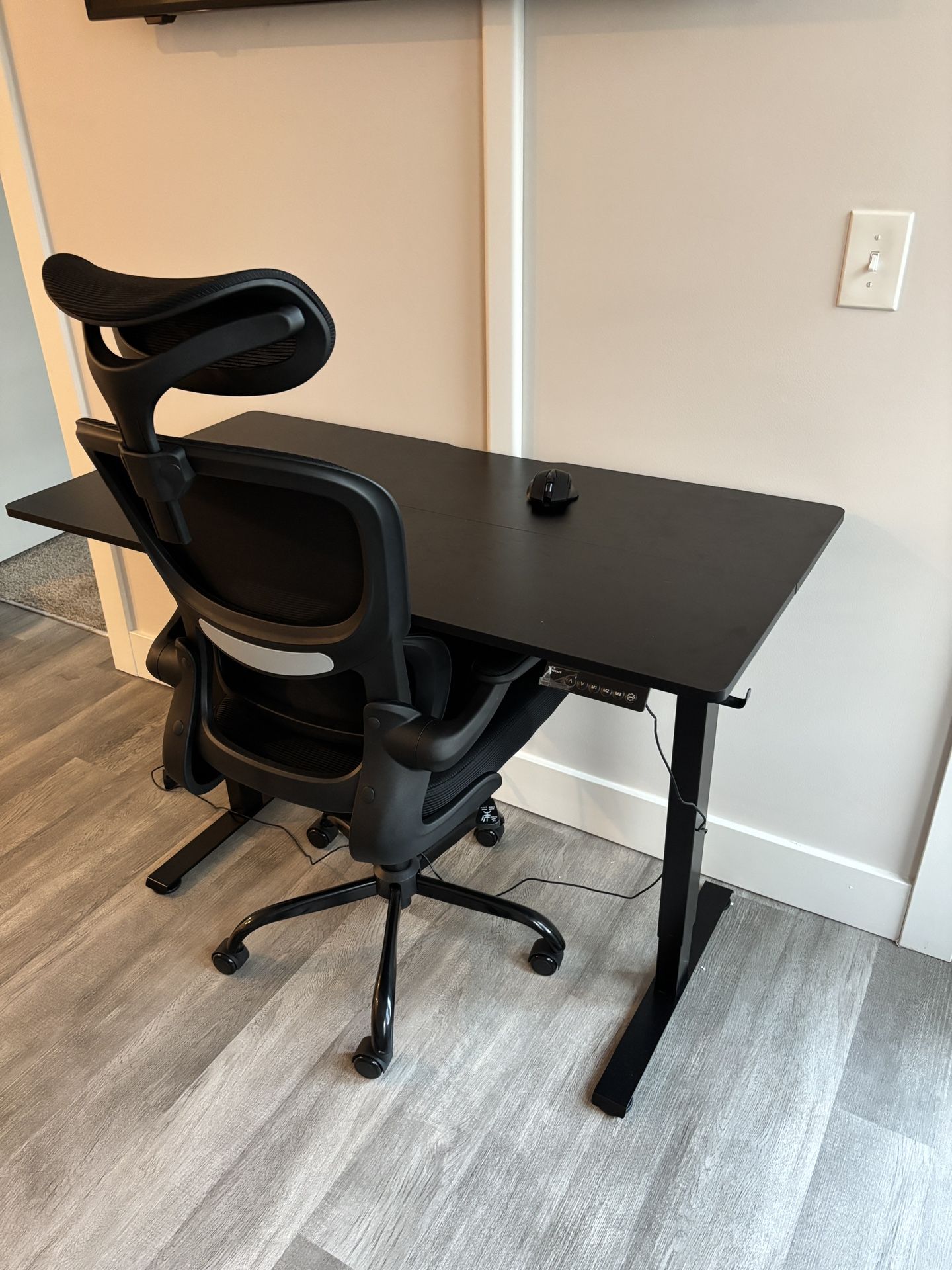 48inch Standing Desk + Ergonomic Mesh Desk Chair (Combo) for Sale in ...