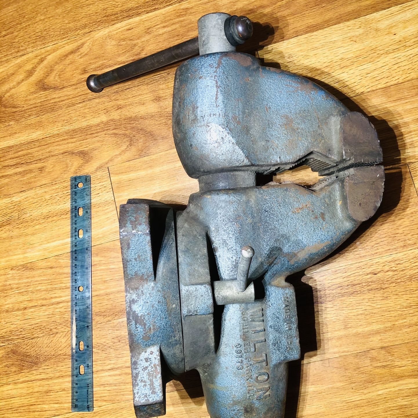 Wilton Combination Pipe and Bench Vise — 4.5in. Jaw Width, Model# C1 ...