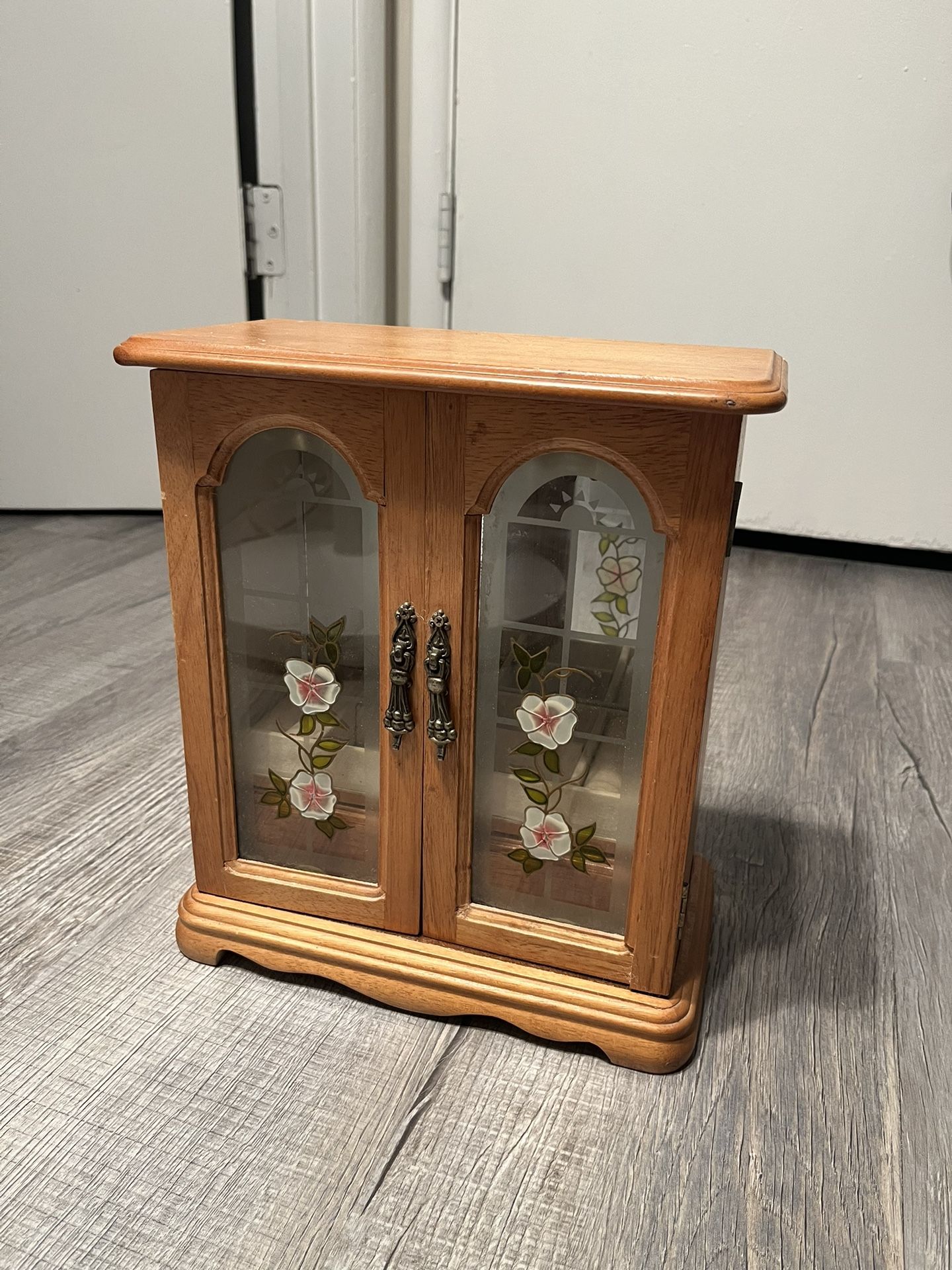 Vintage Jewelry Box for Sale in Tucson, AZ - OfferUp