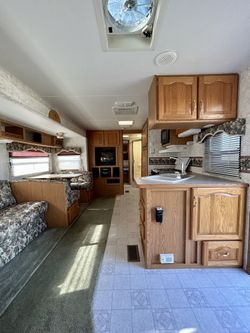 2002 Keystone Montana for Sale in Tacoma, WA - OfferUp